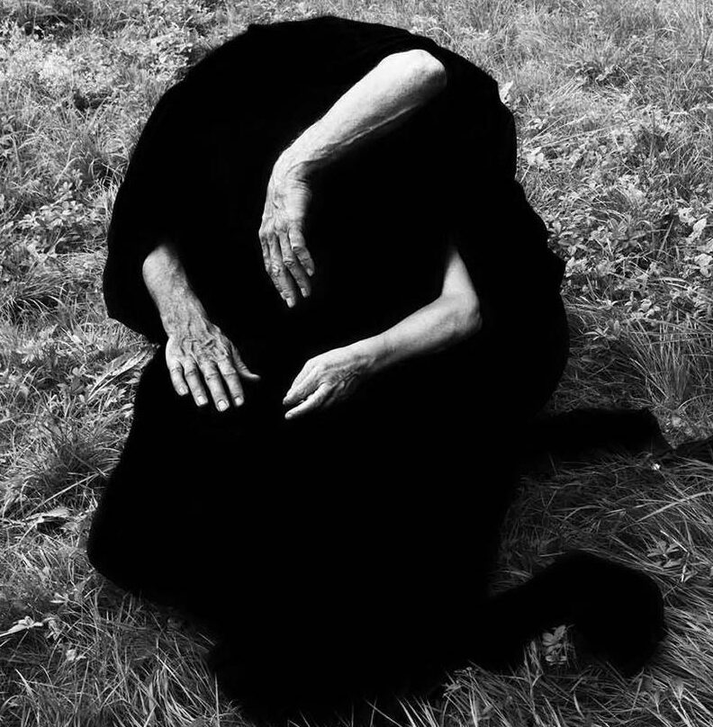 “Nel puro nero” di Julia Bornefeld e Nerina Toci - ArteVarese.com