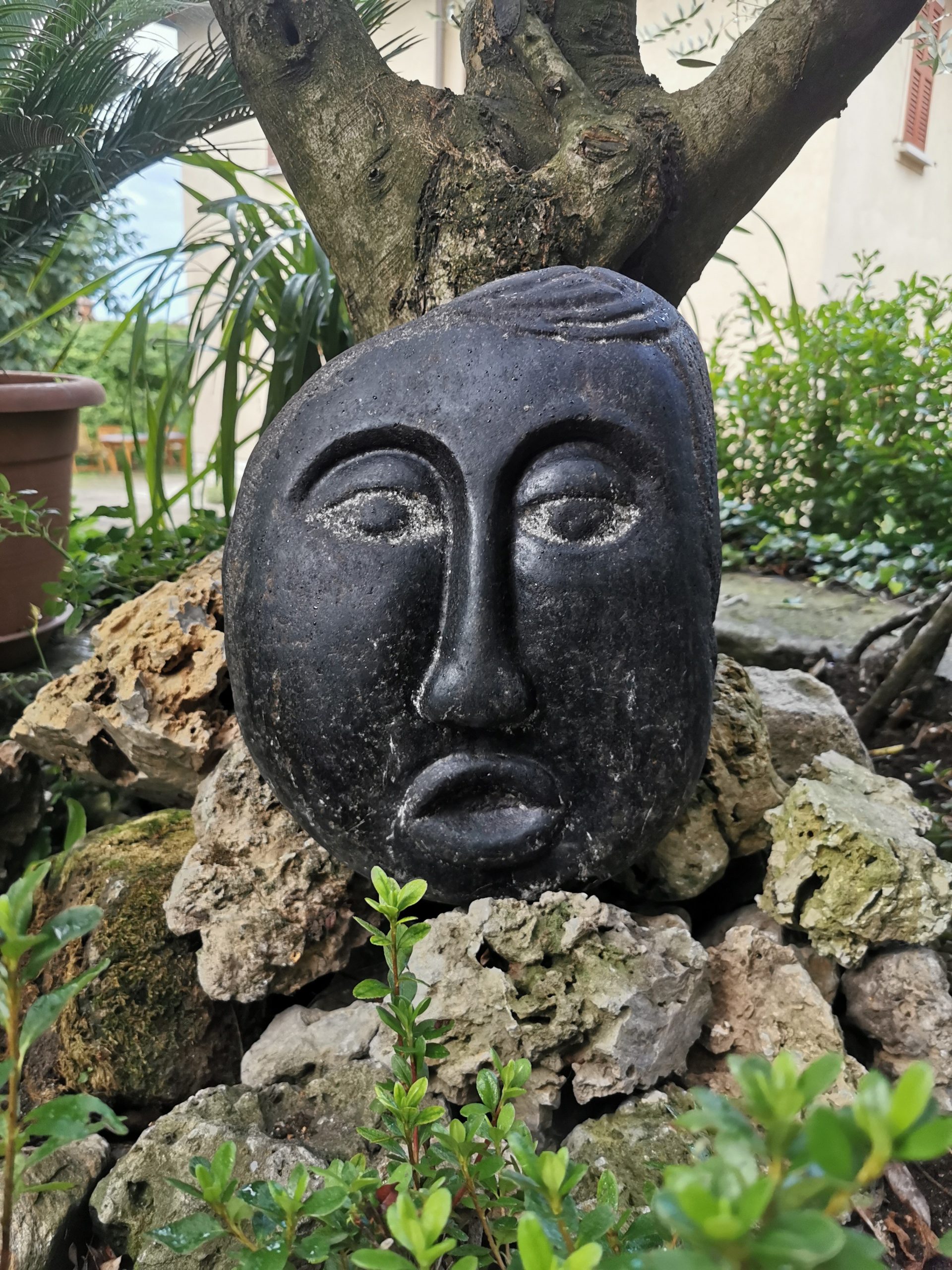 Il Neoprimitivismo scultoreo di Graziella Ferronato - ArteVarese.com